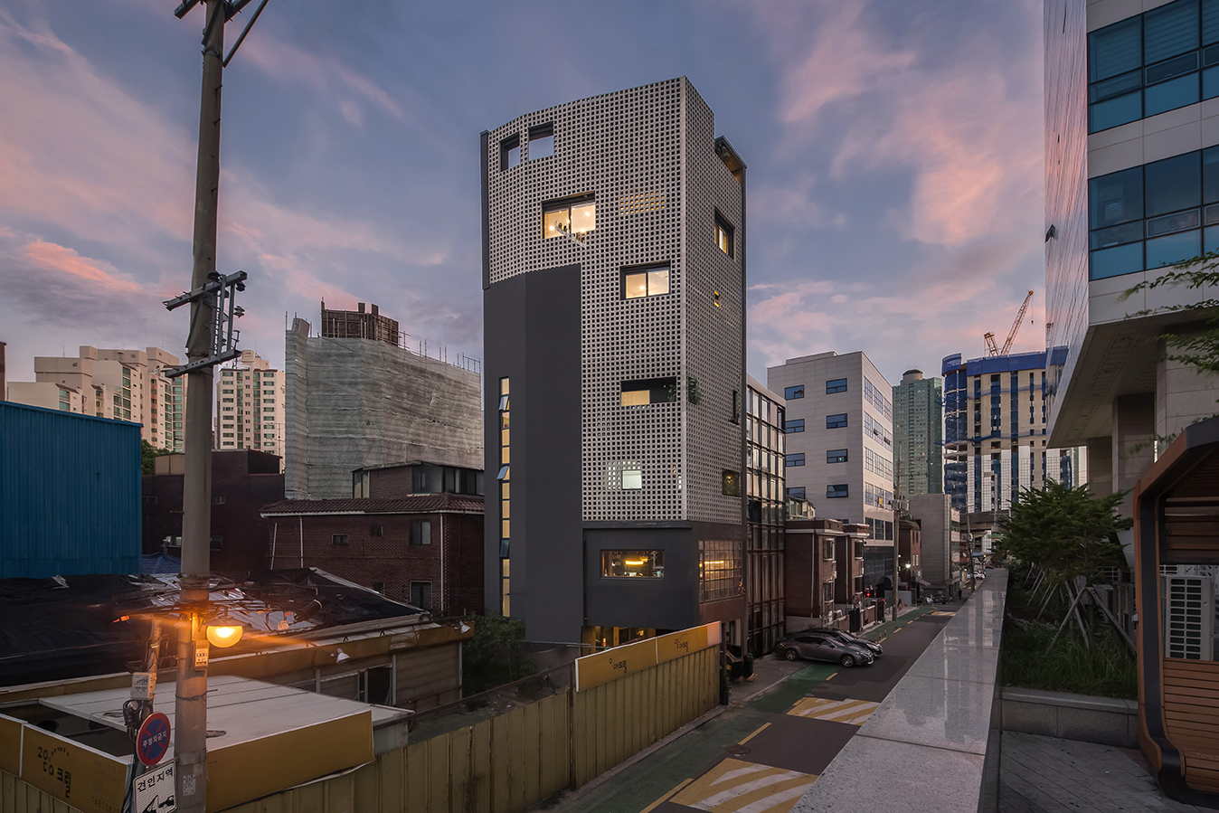 See-through Building - 정효빈건축사사무소